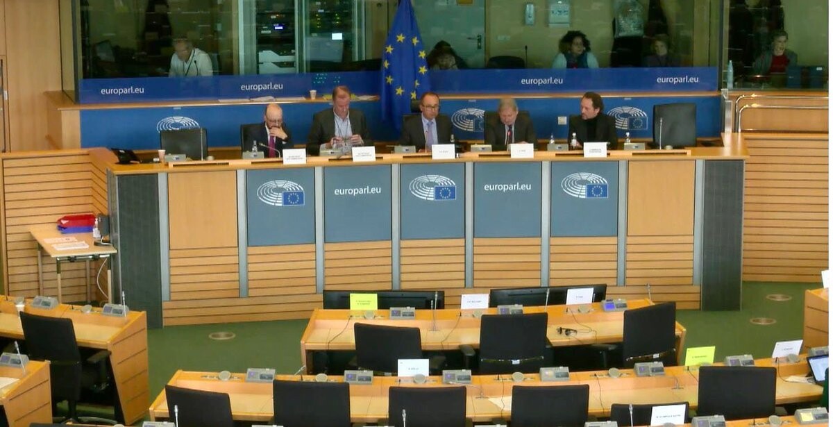 Veronica Gaffey (@EC_DIGIT_director_general@ec.social-network.europa.eu ...