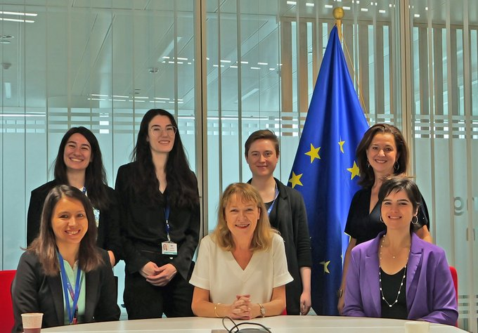 Veronica Gaffey (@EC_DIGIT_director_general@ec.social-network.europa.eu ...